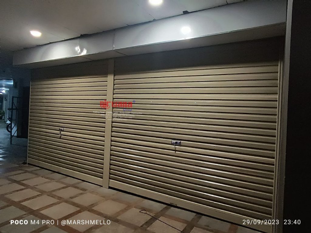 Pemasangan Rolling Door One Sheet Full Perforated di Ruko Plaza ...
