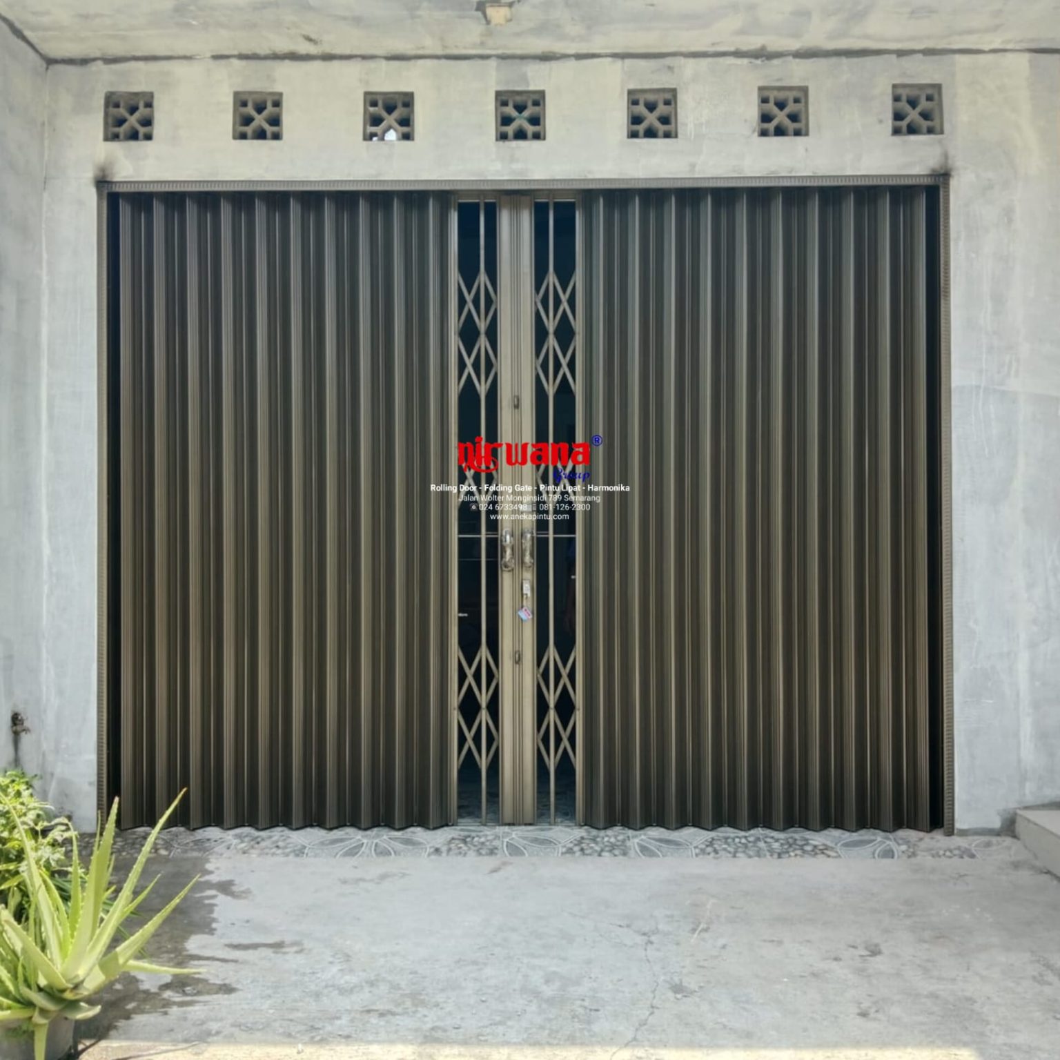 Pemasangan Pintu Folding Gate Premium Ketebalan 0,5mm di Pucang Gading ...